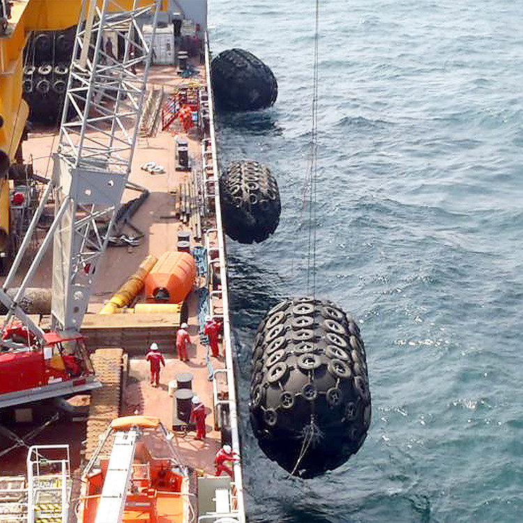 Caucho natural flotante de la defensa marina neumática para el amarre ...